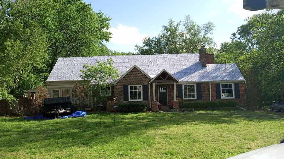 Felt Underlayment vs. Synthetic Underlayment: Which is Better?