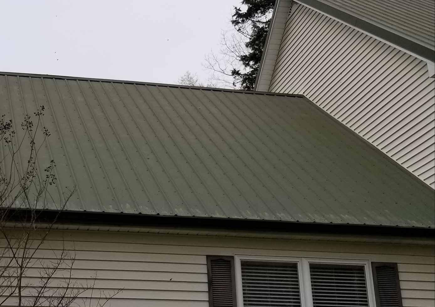 What is a Low Slope Roof? (And What Roofing Material is the Right Fit)